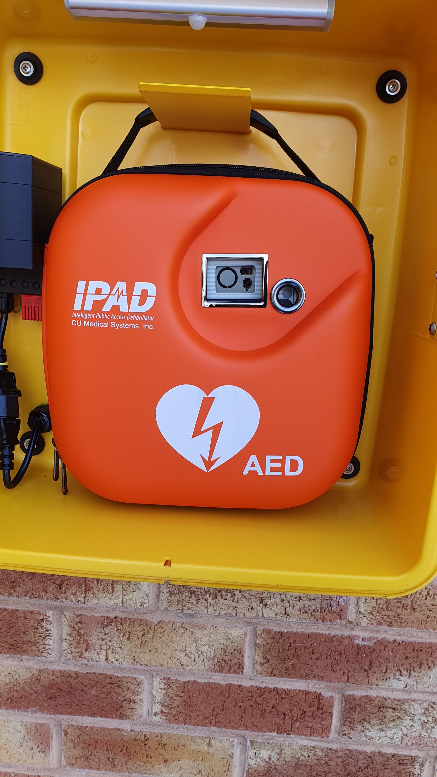 Defibrillator